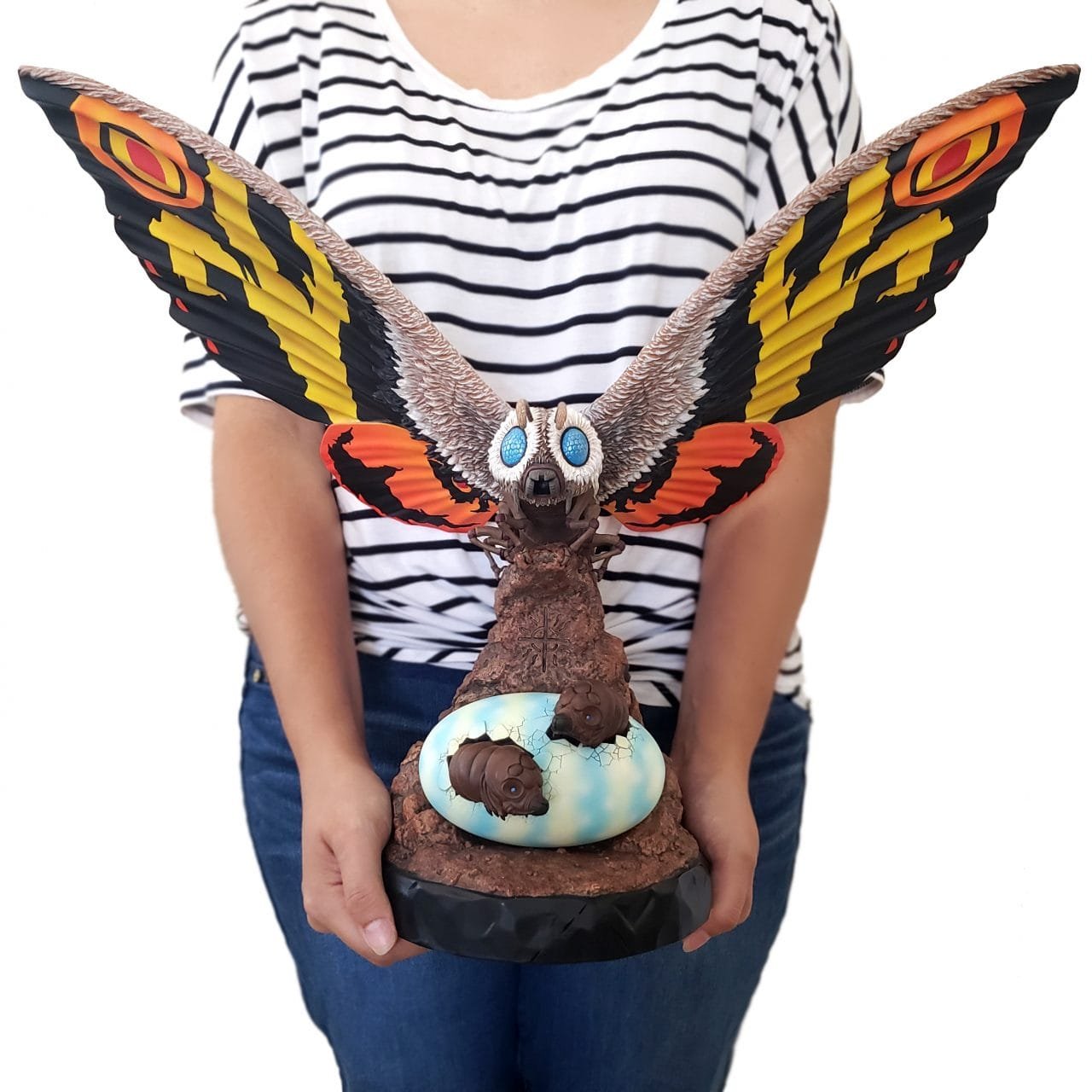 Mondo release a Mothra premium scale statue and posters! | easternkicks.com