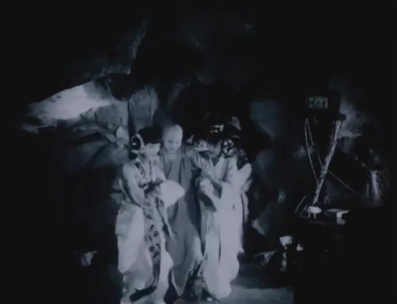 Movie review: The Cave of the Silken Web [Pan Si Dong] | easternkicks.com